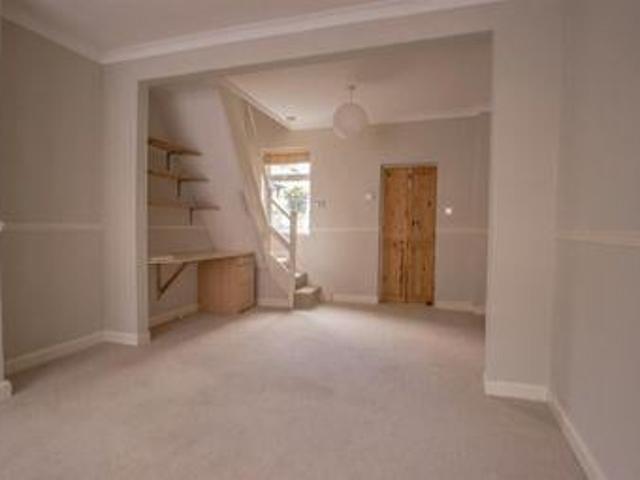 2 Bedrooms Terraced house for rent in Hanover Street West, York YO26