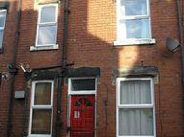 2 Bedrooms Terraced house for rent in Harold Walk, Hyde Park, Leeds LS6