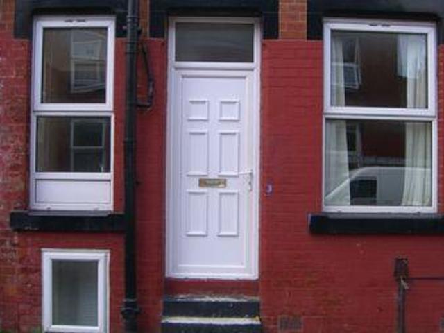 2 Bedrooms Terraced house for rent in Harold Walk, Leeds LS6