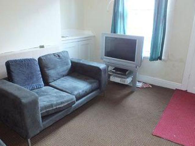 2 Bedrooms Terraced house for rent in Harold Mount, Leeds LS6