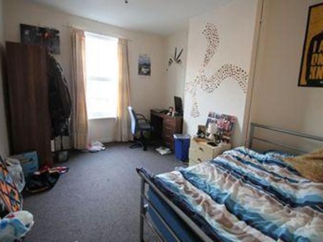 2 Bedrooms Terraced house for rent in Harold Street, Hyde Park, Leeds LS6