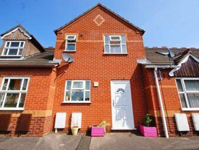 2 Bedrooms Terraced house for rent in Harrier Court, Lincoln LN6