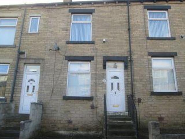 2 Bedrooms Terraced house for rent in Hartington Terrace, Bradford, West Yorkshire BD7