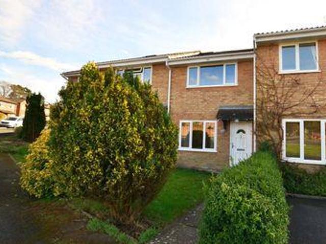 2 Bedrooms Terraced house for rent in Harvard Road, Owlsmoor, Sandhurst, Berkshire GU47
