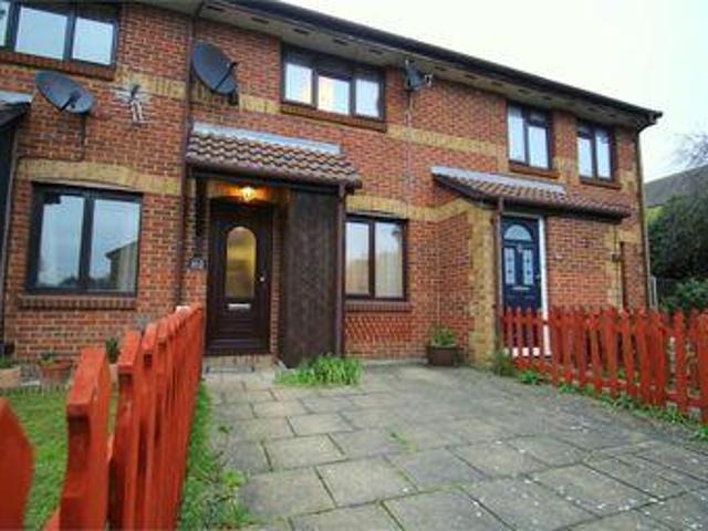 2 Bedrooms Terraced house for rent in Hawthorne Crescent, West Drayton, Middlesex UB7