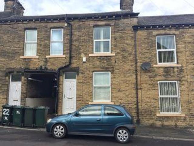 2 Bedrooms Terraced house for rent in Haycliffe Road, Bradford BD5