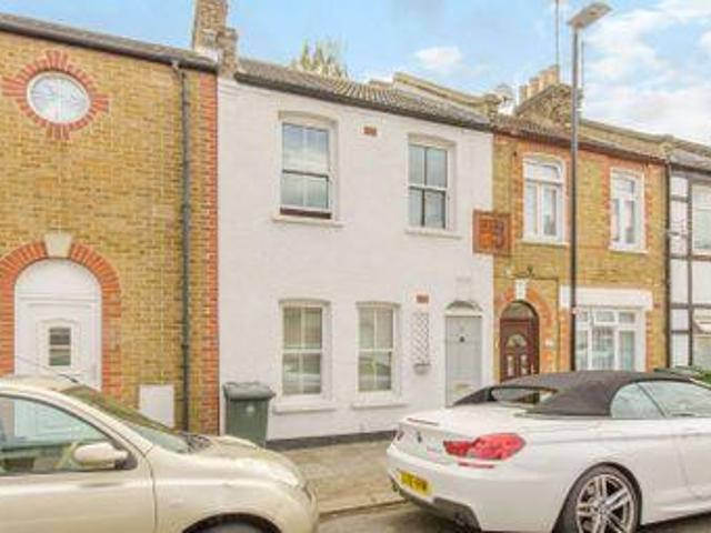 2 Bedrooms Terraced house for rent in Helena Road, Plaistow E13
