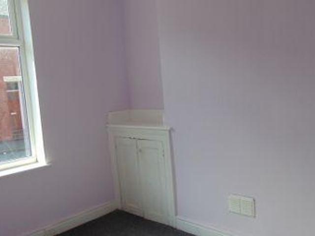 2 Bedrooms Terraced house for rent in Homefeild Avenue, Moston M9
