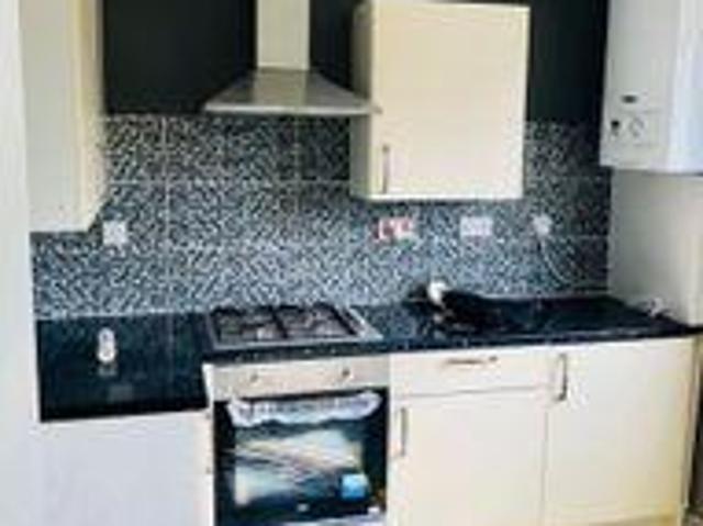 2 Bedrooms Terraced house for rent in Ivy House Rd, Dagenham RM9