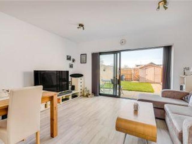 2 Bedrooms Terraced house for rent in John Hunter Avenue, London SW17