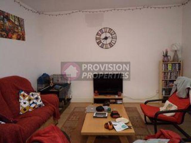 2 Bedrooms Terraced house for rent in Kelsall Avenue, Hyde Park, Leeds LS6