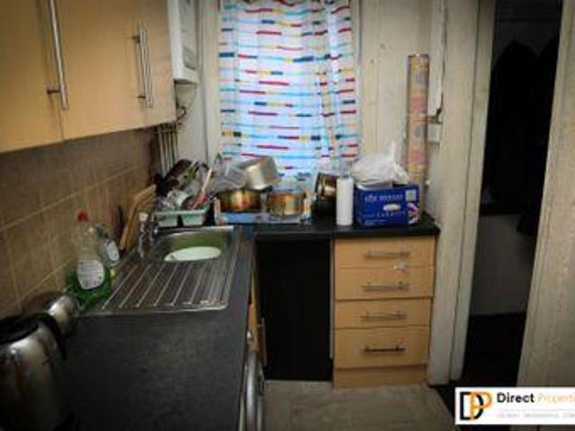 2 Bedrooms Terraced house for rent in Kelsall Grove, Hyde Park, Leeds LS6