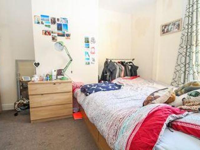 2 Bedrooms Terraced house for rent in Kelsall Place, Hyde Park, Leeds LS6