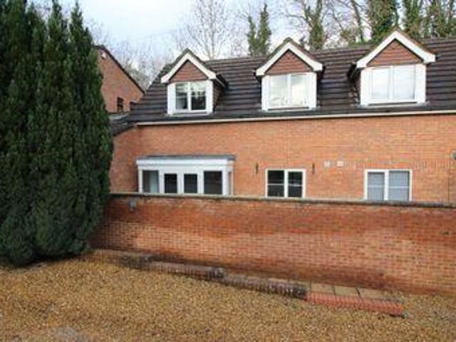 2 Bedrooms Terraced house for rent in Lymington Bottom Road, Four Marks, Alton GU34