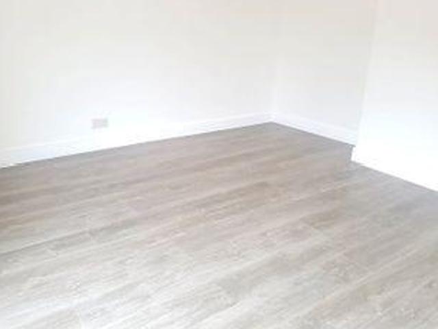 2 Bedrooms Terraced house for rent in Leng Road, Manchester M40