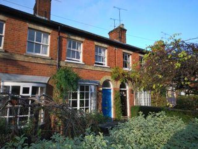 2 Bedrooms Terraced house for rent in Long Garden Walk, Farnham GU9