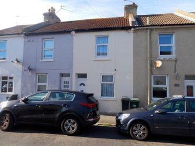 2 Bedrooms Terraced house for rent in Longstone Road, Eastbourne BN22