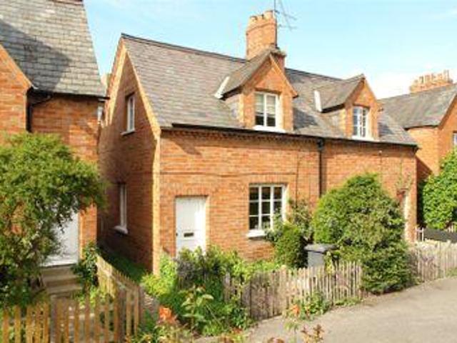 2 Bedrooms Terraced house for rent in Prince Consort Cottages, Windsor, Berkshire SL4