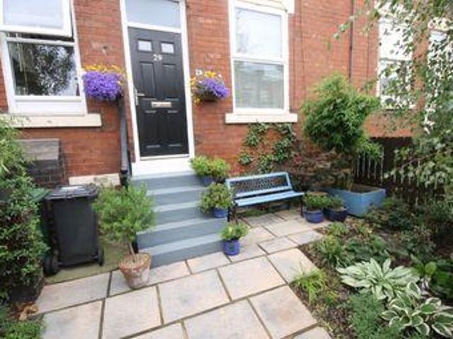 2 Bedrooms Terraced house for rent in Runswick Street, Holbeck, Leeds LS11