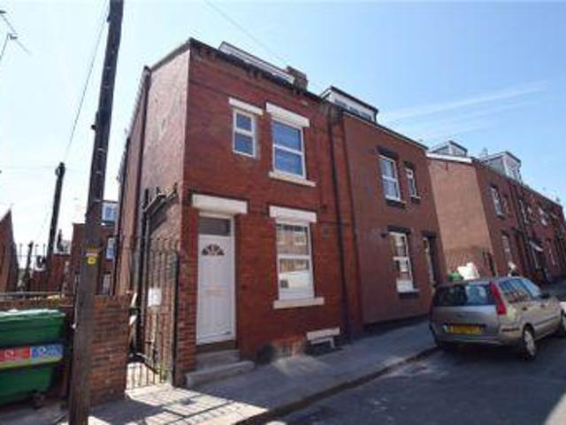 2 Bedrooms Terraced house for rent in Recreation Grove, Leeds, West Yorkshire LS11
