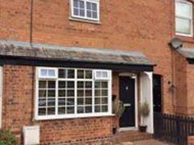2 Bedrooms Terraced house for rent in Robin Hood Lane, Helsby WA6