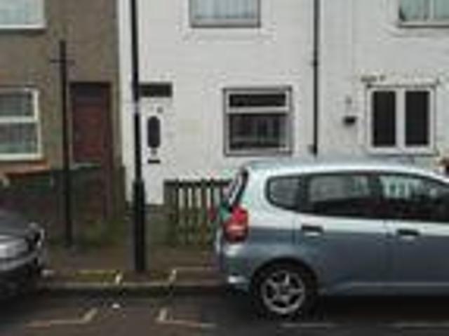 2 Bedrooms Terraced house for rent in Roman Road, Newham E6