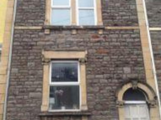 2 Bedrooms Terraced house for rent in St Lukes Crescent, Bristol, Bristol BS3