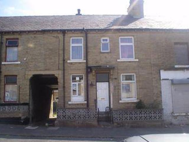 2 Bedrooms Terraced house for rent in St Leonards Road, Girlington, Bradford, West Yorkshire BD8