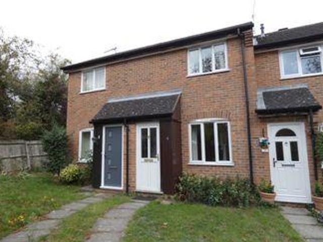 2 Bedrooms Terraced house for rent in Stanley Drive, Farnborough, Hampshire GU14