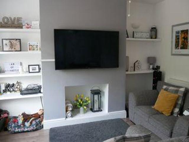 2 Bedrooms Terraced house for rent in Stanley Street, Whitefield, Manchester M45