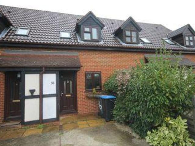 2 Bedrooms Terraced house for rent in Stepgates, Chertsey, Surrey KT16