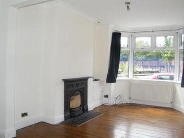 2 Bedrooms Terraced house for rent in Stretford, Manchester M32