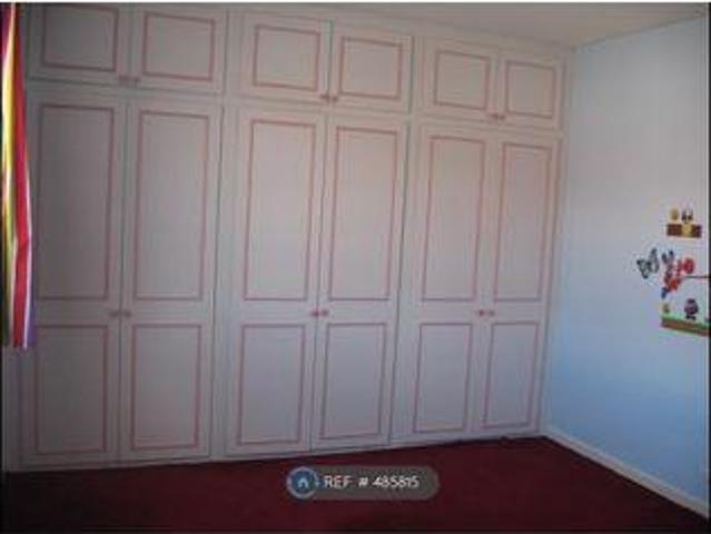 2 Bedrooms Terraced house for rent in Shroffold Road, London BR1