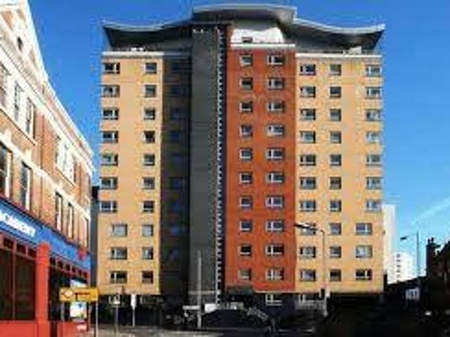 2 Bedrooms Terraced house for rent in Spectrum Tower, 2 20 Hainault Street, Ilford, Essex IG1