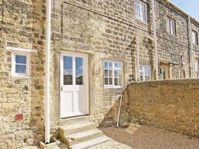 2 Bedrooms Terraced house for rent in The Avenue, Harewood, Leeds LS17