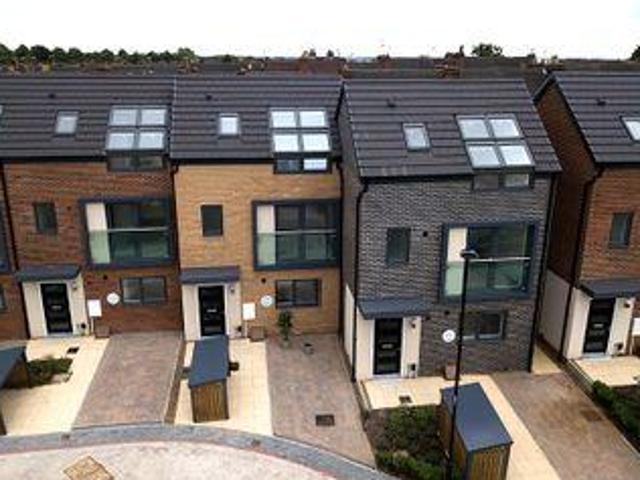 2 Bedrooms Terraced house for rent in The Gables, Paddock View, Doncaster DN1