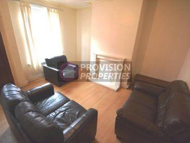 2 Bedrooms Terraced house for rent in Thornville Avenue, Hyde Park, Leeds LS6