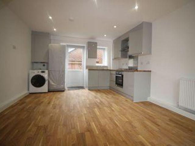2 Bedrooms Terraced house for rent in Tithe Court, Slough SL3