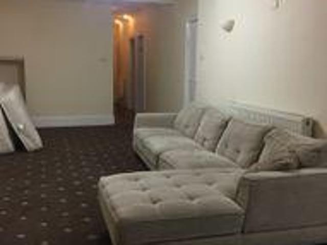 2 Bedrooms Terraced house for rent in Upperton Road West, Plaistow E13