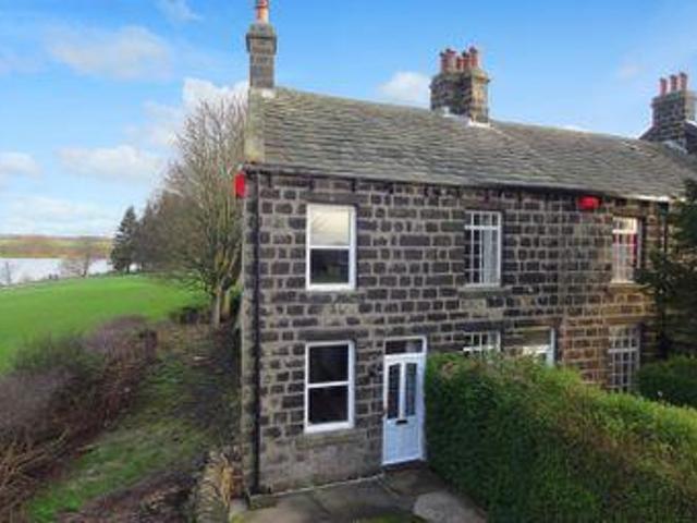 2 Bedrooms Terraced house for rent in Victoria Terrace, Yeadon, Leeds LS19