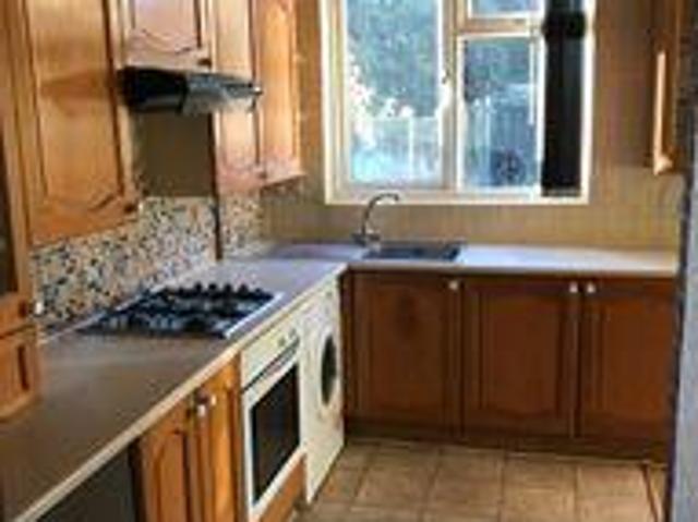 2 Bedrooms Terraced house for rent in Waldegrave Road, Dagenham RM8