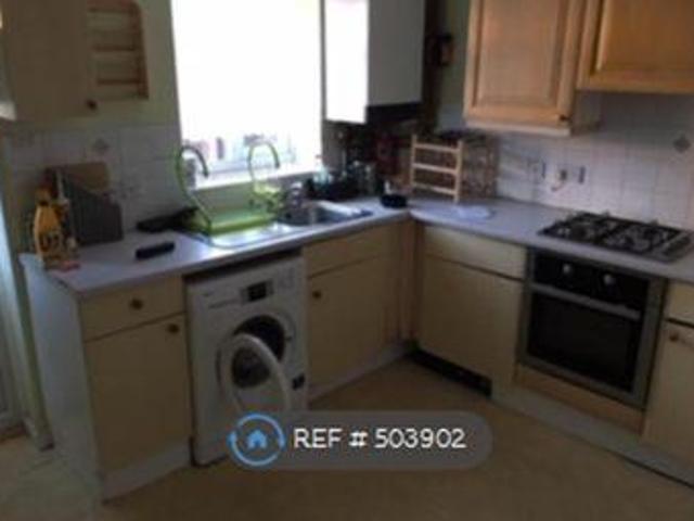 2 Bedrooms Terraced house for rent in Wanderer Drive, Barking IG11