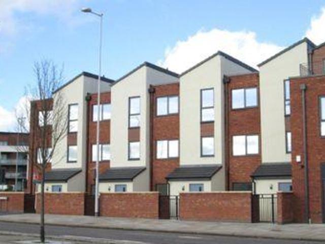 2 Bedrooms Terraced house for rent in West Centre Way, Lawley, Telford TF3