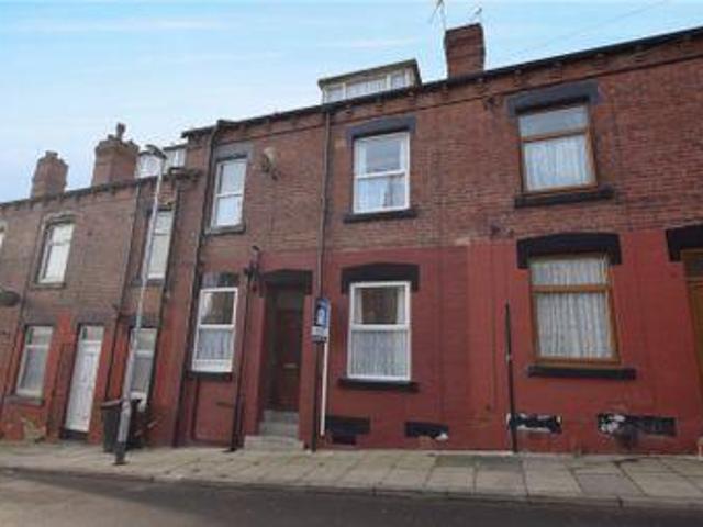 2 Bedrooms Terraced house for rent in Woodview Place, Leeds, West Yorkshire LS11