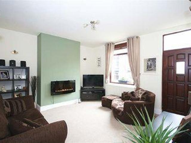 2 Bedrooms Terraced house for rent in Woodville Place, Horsforth, Leeds LS18