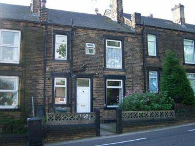 2 Bedrooms Terraced house for rent in Wood View, Churwell, Leeds LS27
