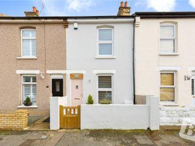 2 Bedrooms Terraced house for sale in Mead Road, Gravesend, Kent DA11