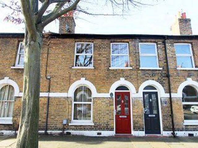 2 Bedrooms Terraced house for sale in Mooreland Road, Bromley, London BR1