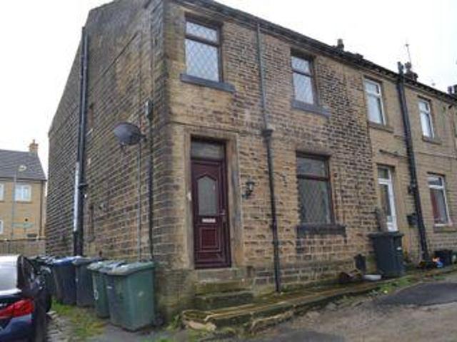 2 Bedrooms Terraced house for sale in Mount Pleasant, Denholme, Bradford BD13