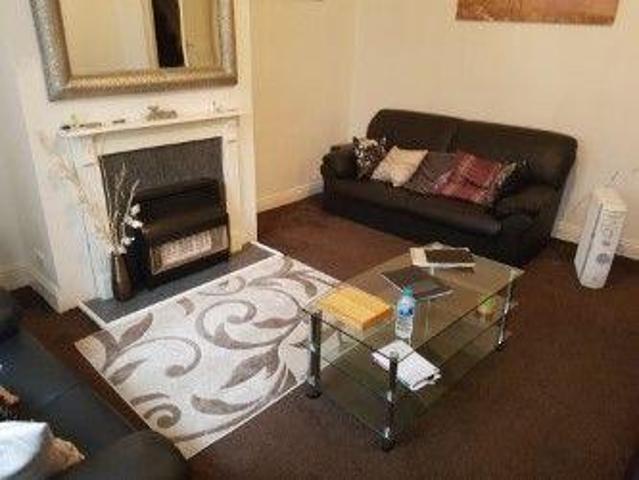 2 Bedrooms Terraced house for sale in Ackworth Street, Bradford, West Yorkshire BD5
